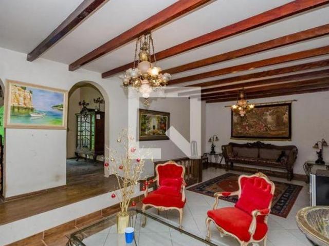 Casa à Venda Santa Lúcia, 3 Quartos, 180 m² Belo Horizonte