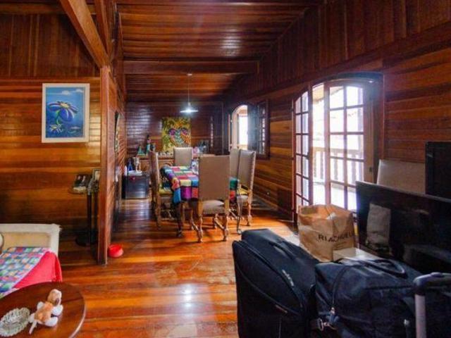 Casa à Venda Santa Lúcia, 3 Quartos, 210 m2