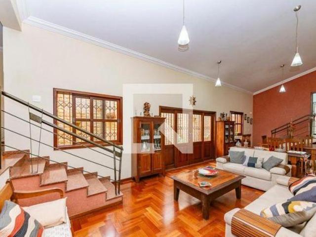 Casa à Venda Santa Lúcia, 3 Quartos, 360 m2