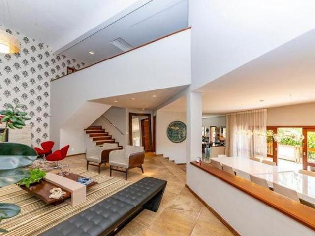 Casa à Venda Santa Lúcia, 3 Quartos, 560 m2