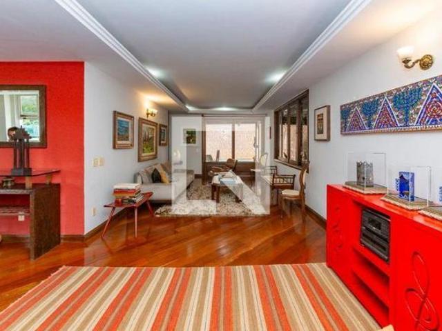 Casa à Venda Santa Lúcia, 4 Quartos, 414 m² Belo Horizonte