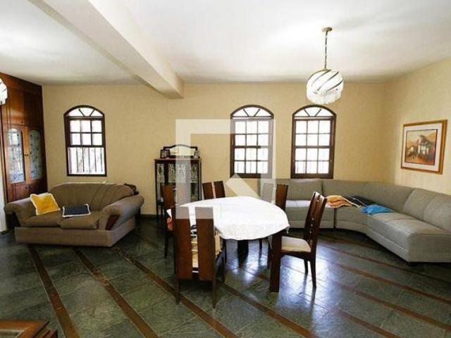 Casa à Venda Santa Lúcia, 6 Quartos, 420 m² Belo Horizonte