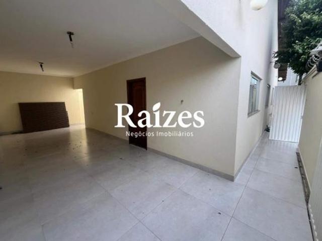 Casa à venda Santa Mônica/ Uberlândia 3 Quartos, Espaço Gourmet e Financiamento