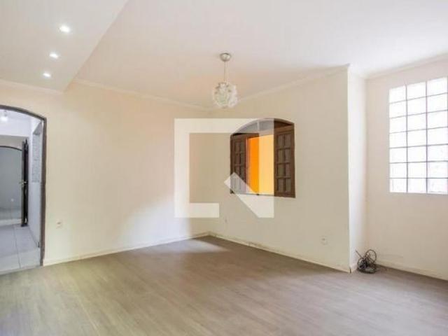Casa à Venda Santa Maria, 3 Quartos, 360 m2