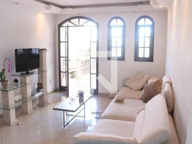 Casa à Venda Santa Maria, 2 Quartos, 250 m2
