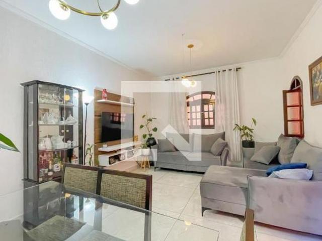 Casa à Venda Santa Maria, 2 Quartos, 225 m2