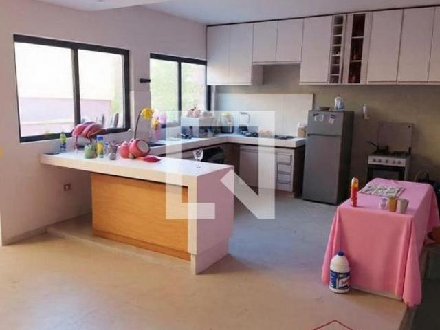 Casa à Venda Santa Maria, 2 Quartos, 600 m2