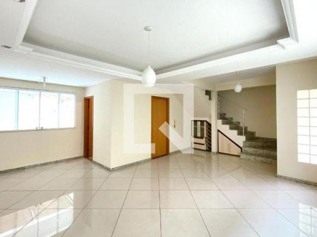 Casa à Venda Santa Rosa, 4 Quartos, 176 m² Belo Horizonte