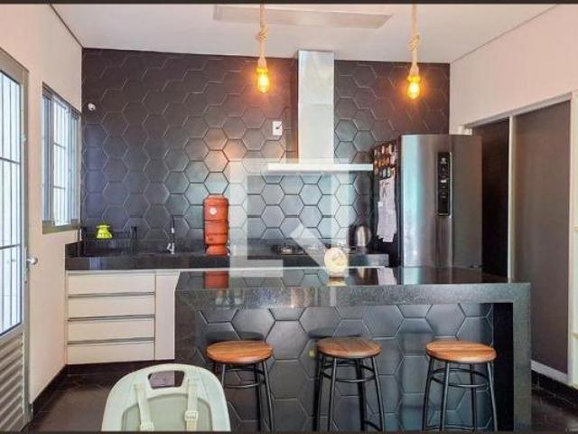 Casa à Venda Santa Tereza, 2 Quartos, 137 m² Belo Horizonte