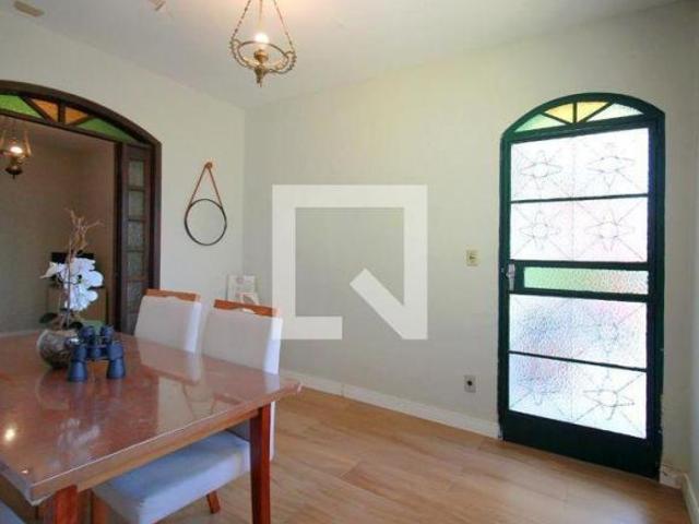 Casa à Venda Santa Tereza, 3 Quartos, 200 m² Belo Horizonte