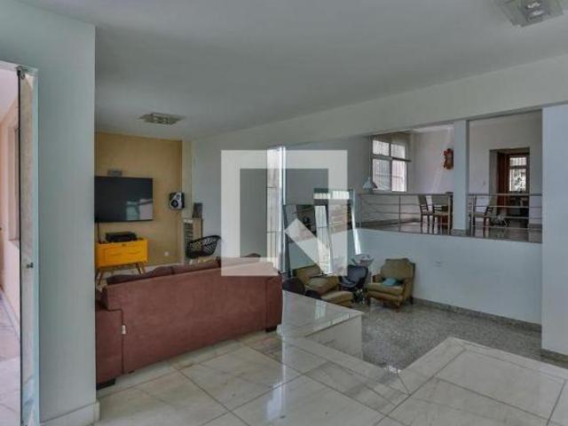 Casa à Venda Santa Tereza, 5 Quartos, 480 m² Belo Horizonte