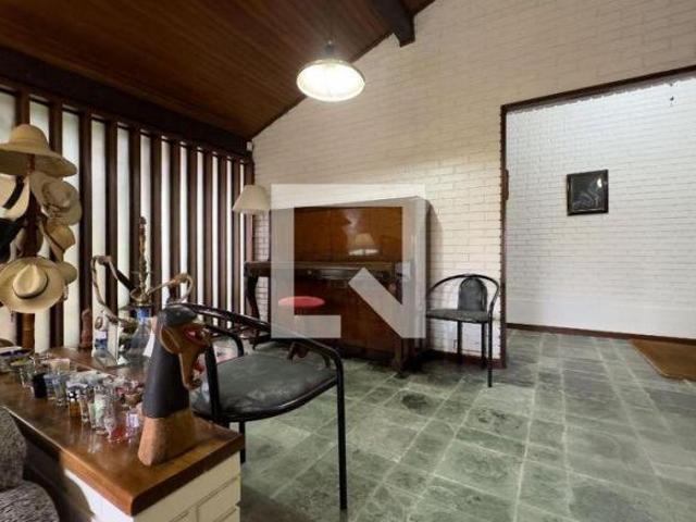 Casa à Venda Santa Tereza, 5 Quartos, 250 m² Porto Alegre