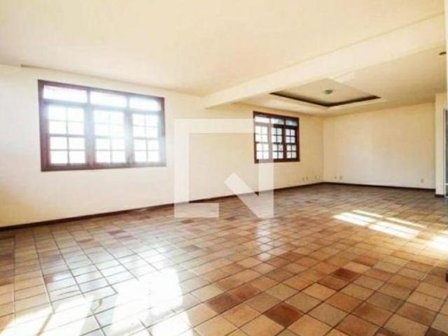 Casa à Venda Santa Tereza, 7 Quartos, 640 m² Belo Horizonte