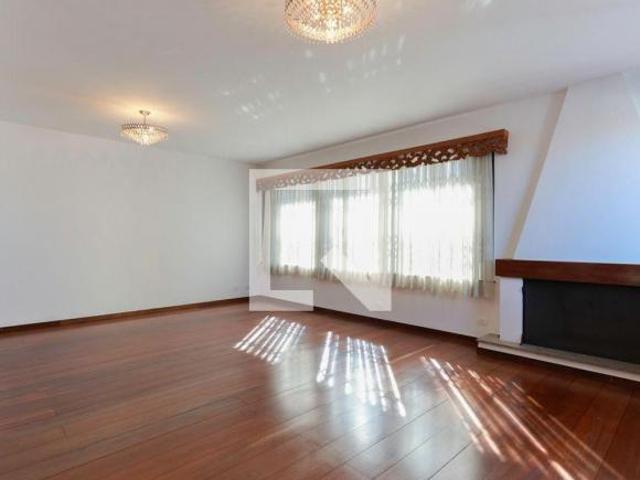 Casa à Venda Santana, 4 Quartos, 411 m2