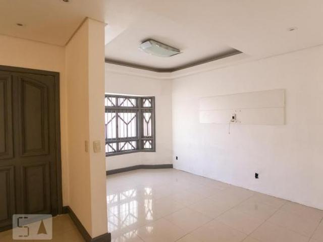 Casa à Venda Santana, 3 Quartos, 135 m² Porto Alegre