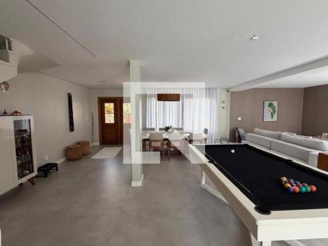 Casa à Venda Santana, 3 Quartos, 213 m2
