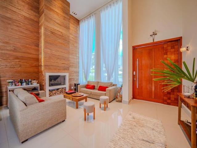 Casa à venda Santana de Parnaíba / SP