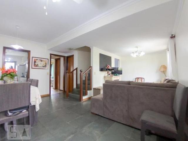 Casa à Venda Sarandi, 5 Quartos, 276 m² Porto Alegre