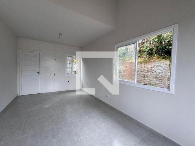 Casa à Venda Scharlau, 2 Quartos, 62 m² São Leopoldo