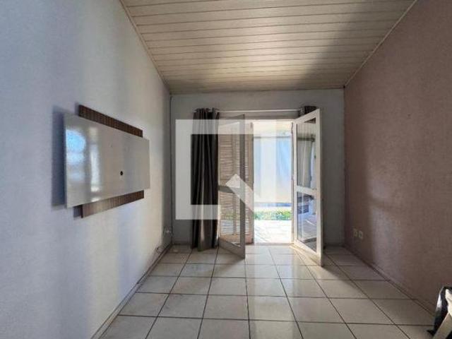 Casa à Venda Scharlau, 2 Quartos, 80 m² São Leopoldo