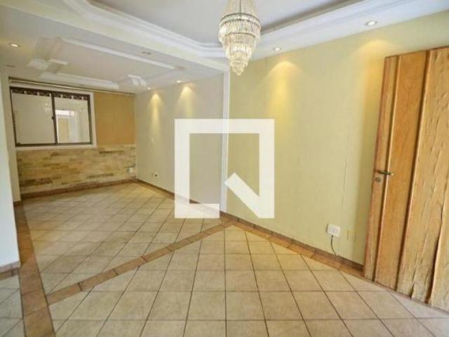 Casa à Venda Setor Castelo Branco, 3 Quartos, 170 m² Goiânia