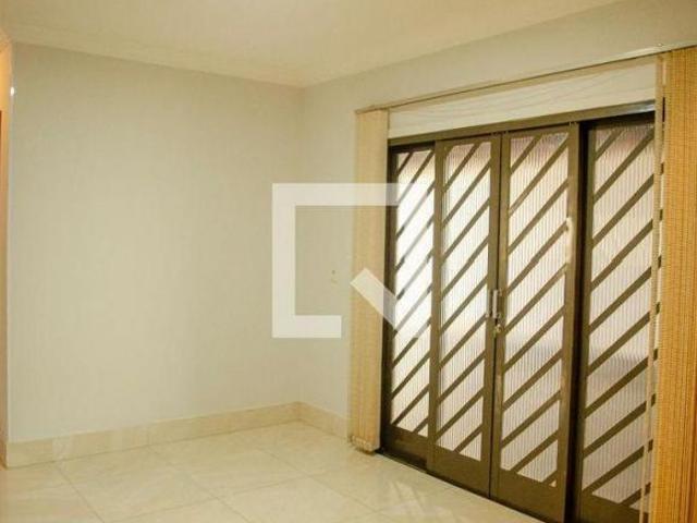 Casa à Venda Setor Morada do Sol, 3 Quartos, 200 m² Goiânia