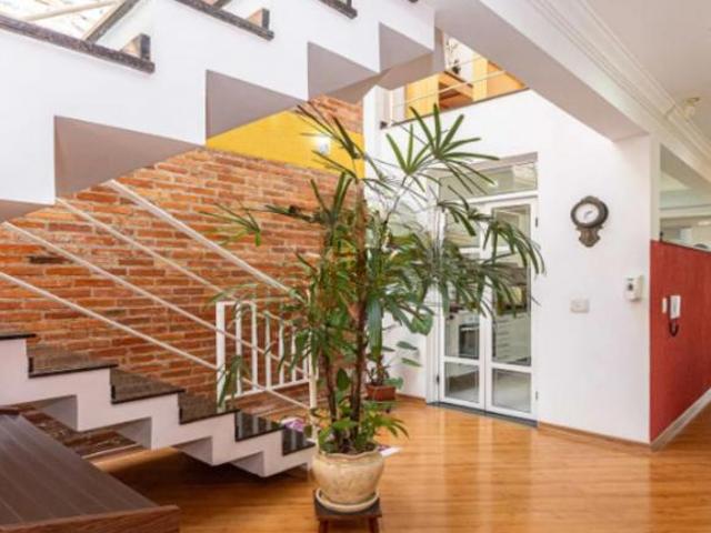 Casa à Venda | Seminário | 350 m², 4 Quartos, 2 Suítes