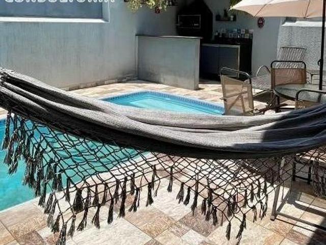 Casa a venda semibiliada, com 3 dormitórios sendo 1 suíte, Cozinha, sala, 02 banheiros,Jardim de