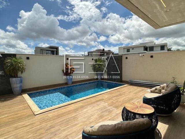 CASA À VENDA SENDO 04 SUÍTES 01 COM CLOSET EM CONDOMÍNIO FECHADO E COMPLETO EM LAZER