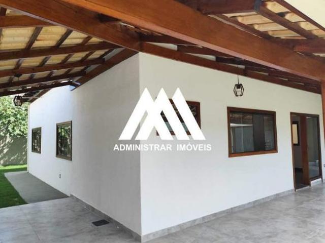 Casa á venda sendo ótima localização, terreno de 360m² em Igarapé MG!