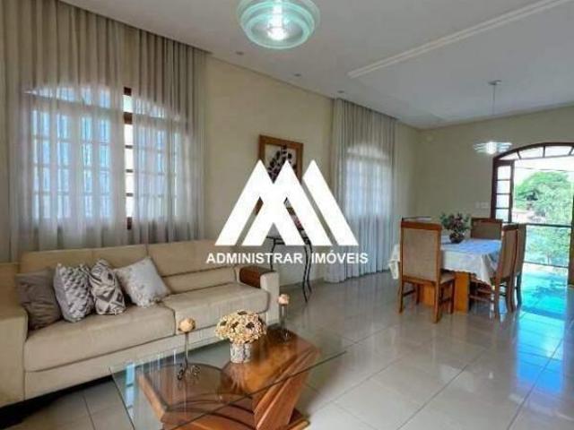Casa á venda sendo ótima localização, terreno de 360m² em Juatuba MG!
