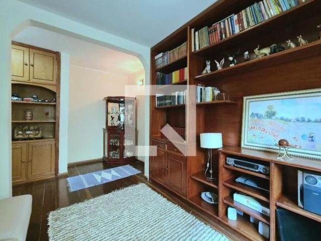 Casa à Venda Serra, 4 Quartos, 264 m² Belo Horizonte