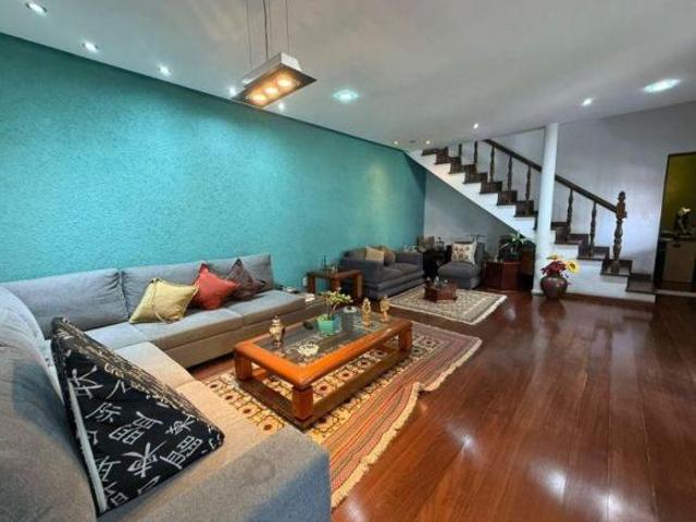 Casa à Venda Serra, 4 Quartos, 280 m2