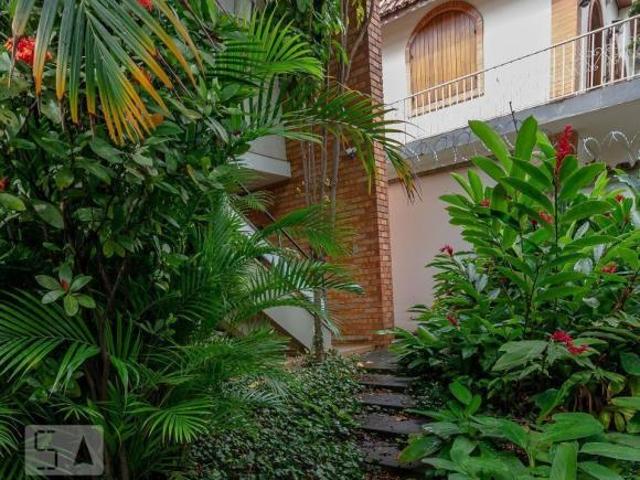 Casa à Venda Serra, 4 Quartos, 300 m2