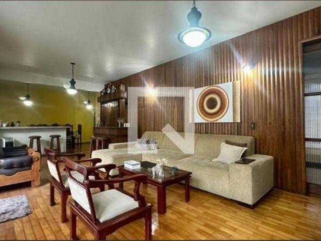 Casa à Venda Serra, 4 Quartos, 321 m² Belo Horizonte