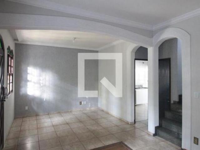 Casa à Venda Serrano, 3 Quartos, 180 m² Belo Horizonte