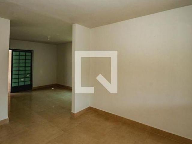 Casa à Venda Serrano, 3 Quartos, 360 m² Belo Horizonte