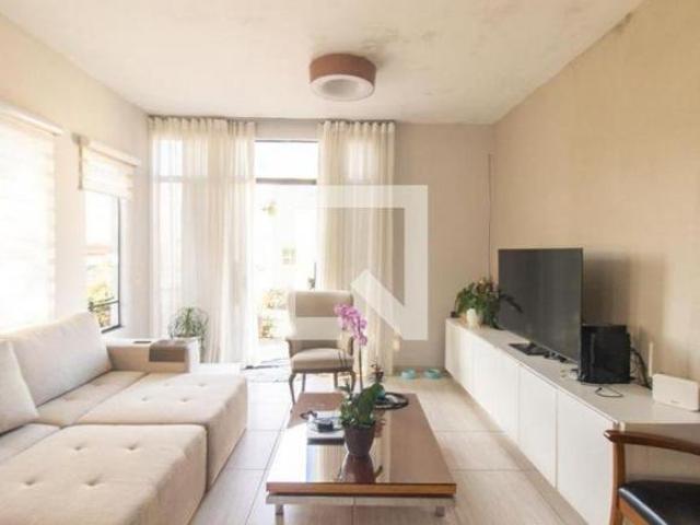 Casa à Venda Sítio Cercado, 3 Quartos, 300 m² Curitiba