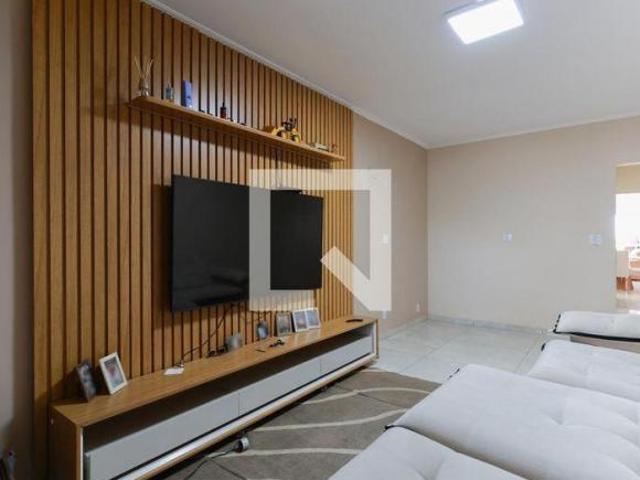 Casa à Venda Sítio do Mandaqui, 3 Quartos, 240 m² São Paulo