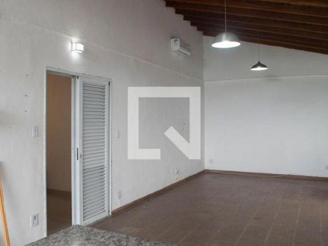 Casa à Venda Sítio do Mandaqui, 3 Quartos, 300 m2