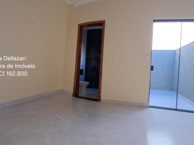 Casa a venda suíte quintal 2 banheiros Jardim Santa Marta Srocaba SP Zona Norte