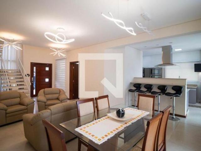 Casa à Venda Swiss Park, 3 Quartos, 215 m2