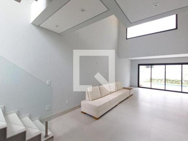 Casa à Venda Swiss Park, 3 Quartos, 360 m2