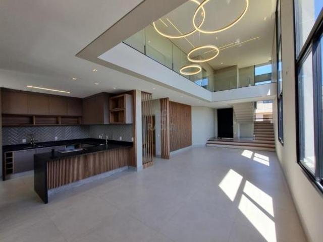 Casa à venda Swiss Park Campinas, com 4 suítes, com 330 m²