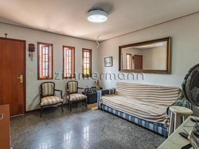 CASA Á VENDA POMPÉIA 3 DORMITÓRIOS 2 VAGAS