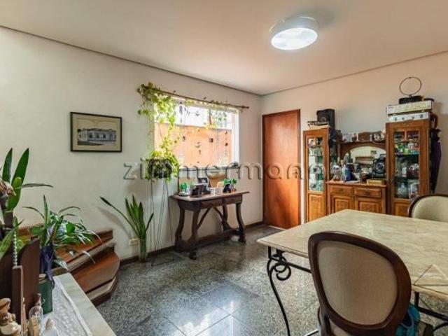 CASA Á VENDA POMPÉIA 3 DORMITÓRIOS 2 VAGAS