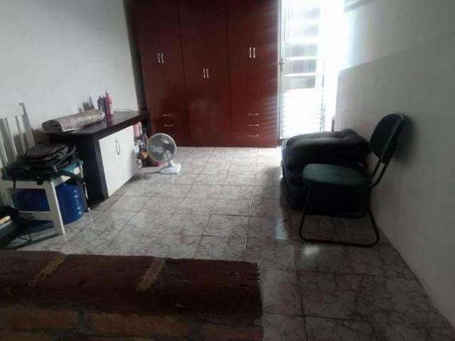 Casa á venda por R$270.000,00 no centro de poá