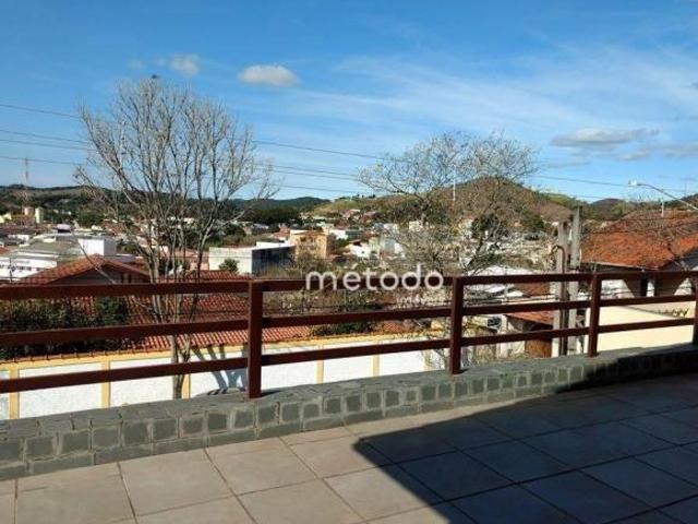 Casa com 3 quartos à venda por R$ 850.000 Centro Guararema/SP