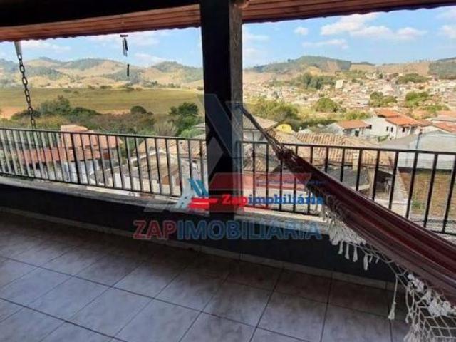 Casa à venda por R$ 850.000,00 Centro Joanópolis/SP