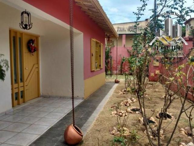 Casa a venda por R$ 900.000, no centro de Santa Luzia Mg, de 4 Quartos e 3 banheiros à Venda, 184 m²